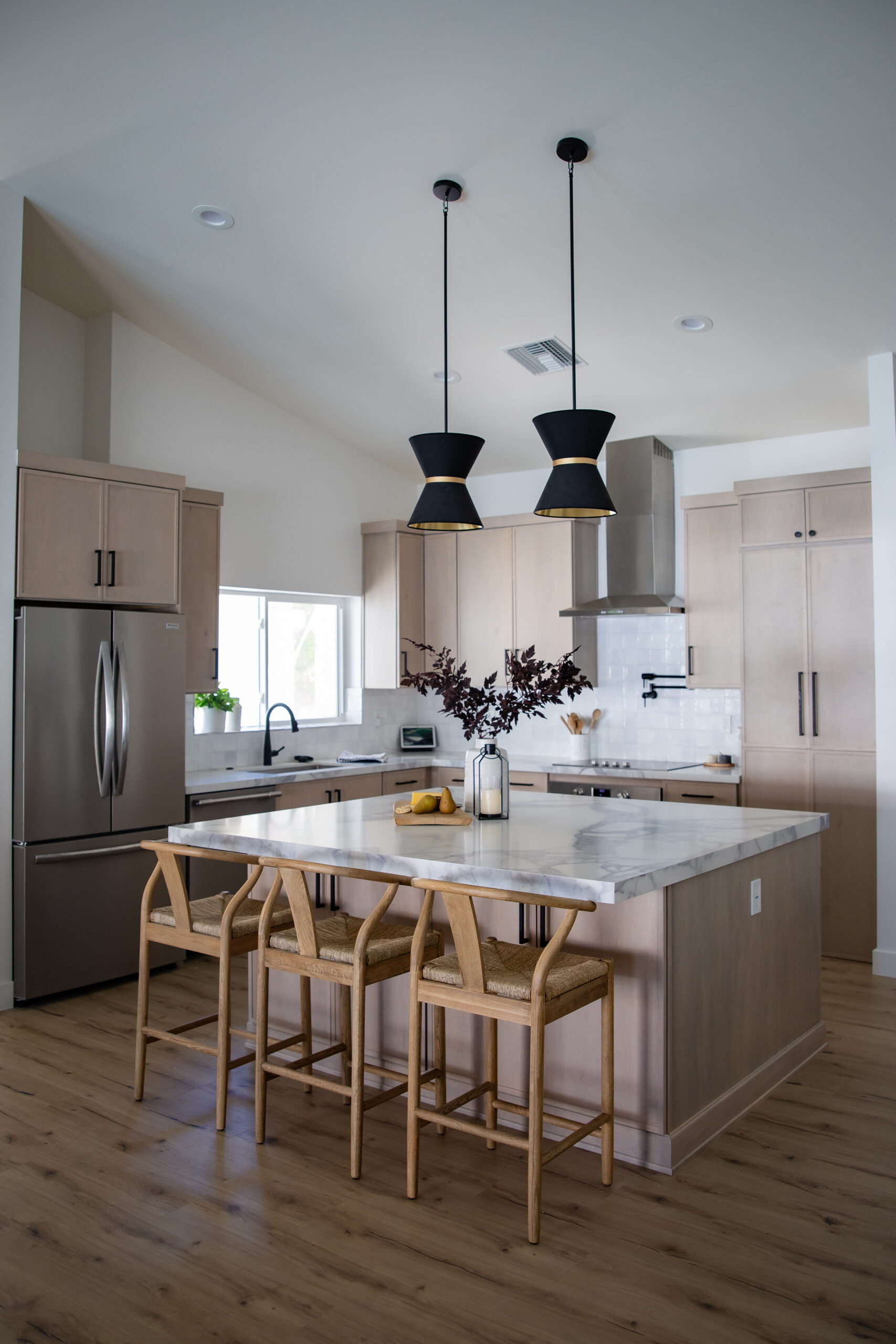 Showcasing a Modern Kitchen - taradunnphotography.com